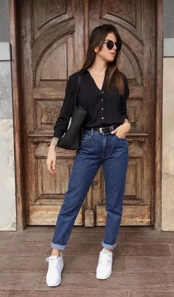 30 Best Tops to Wear with Jeans